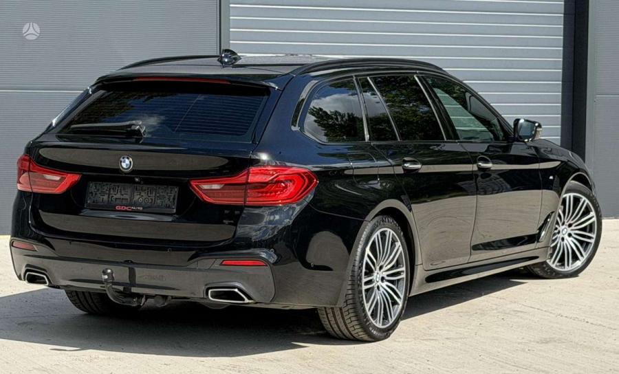 Black BMW 520 2018 in Utena, with an engine capacity of 2.00 L and mileage of 188 thousand km for 18900 €, photo 9 on AUTOMOTO.COM.LV