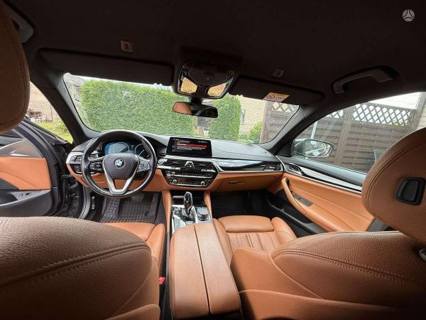 Black BMW 520 2018 in Marijampole, with an engine capacity of 2.00 L and mileage of 244 thousand km for 11500 €, photo 2 on AUTOMOTO.COM.LV