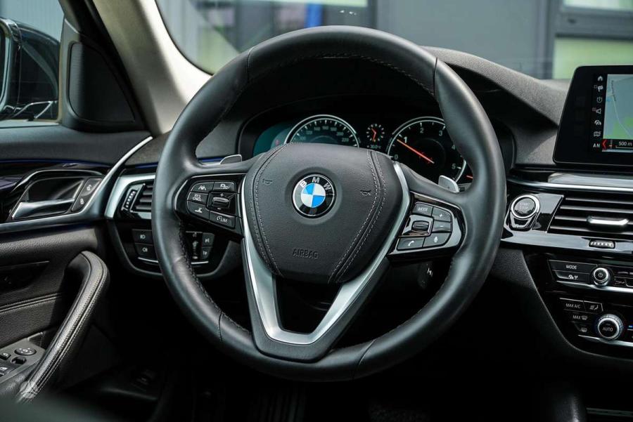 Melns BMW 520 2018 Kauņa, ar dzinēja tilpumu 2.00 L un nobraukumu 193 tūkst. km par 18450 €, foto 19 vietnē AUTOMOTO.COM.LV