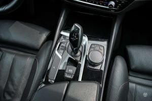 Melns BMW 520 2018 Kauņa, ar dzinēja tilpumu 2.00 L un nobraukumu 193 tūkst. km par 18450 €, foto 22 vietnē AUTOMOTO.COM.LV