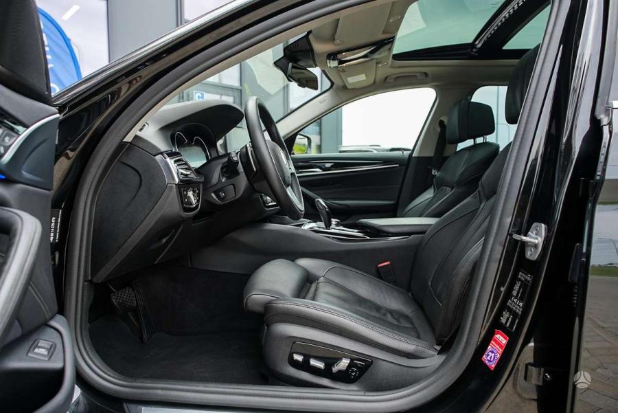 Melns BMW 520 2018 Kauņa, ar dzinēja tilpumu 2.00 L un nobraukumu 193 tūkst. km par 18450 €, foto 24 vietnē AUTOMOTO.COM.LV