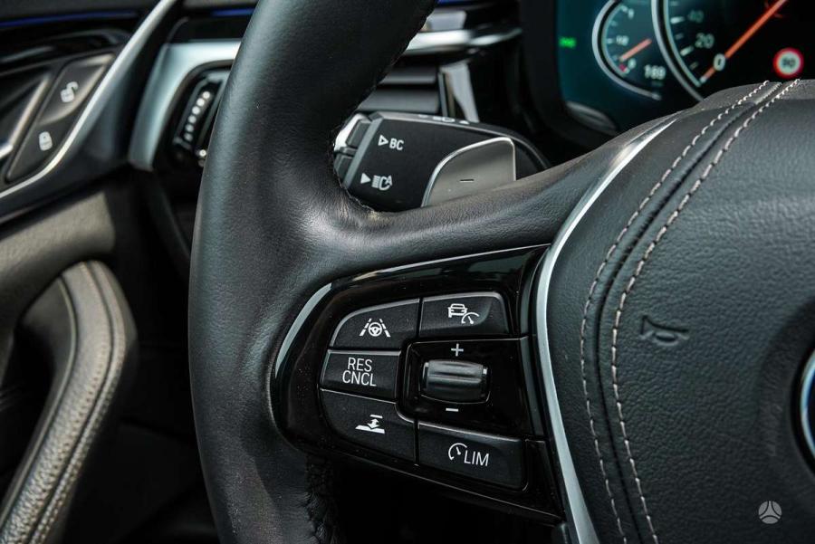 Melns BMW 520 2018 Kauņa, ar dzinēja tilpumu 2.00 L un nobraukumu 193 tūkst. km par 18450 €, foto 29 vietnē AUTOMOTO.COM.LV