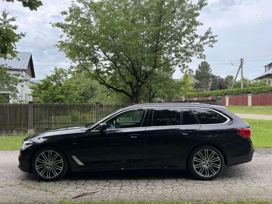 Black BMW 520 2018 in Kaunas, with an engine capacity of 2.00 L and mileage of 200 thousand km for 18750 €, photo 3 on AUTOMOTO.COM.LV