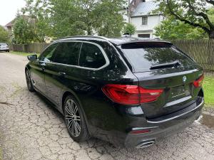 Black BMW 520 2018 in Kaunas, with an engine capacity of 2.00 L and mileage of 200 thousand km for 18750 €, photo 4 on AUTOMOTO.COM.LV