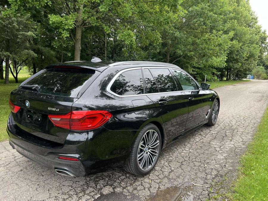 Black BMW 520 2018 in Kaunas, with an engine capacity of 2.00 L and mileage of 200 thousand km for 18750 €, photo 6 on AUTOMOTO.COM.LV