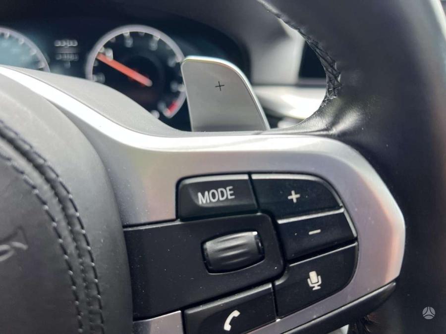 Black BMW 520 2018 in Kaunas, with an engine capacity of 2.00 L and mileage of 200 thousand km for 18750 €, photo 21 on AUTOMOTO.COM.LV