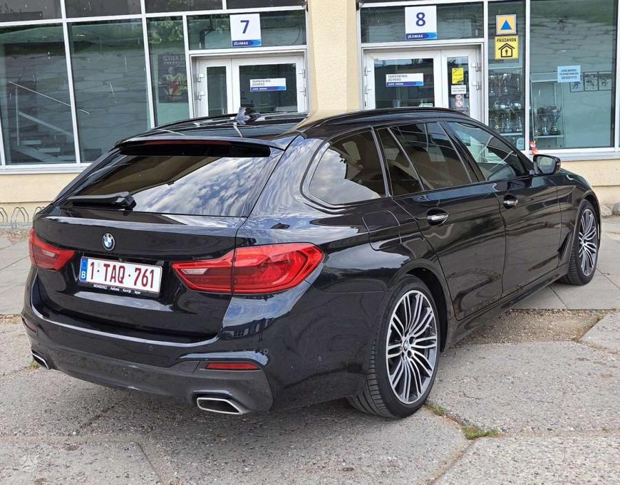 Melns BMW 520 2018 Elektrėnai, ar dzinēja tilpumu 2.00 L un nobraukumu 306 tūkst. km par 16900 €, foto 5 vietnē AUTOMOTO.COM.LV