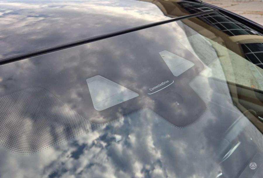 Melns BMW 520 2018 Elektrėnai, ar dzinēja tilpumu 2.00 L un nobraukumu 306 tūkst. km par 16900 €, foto 21 vietnē AUTOMOTO.COM.LV