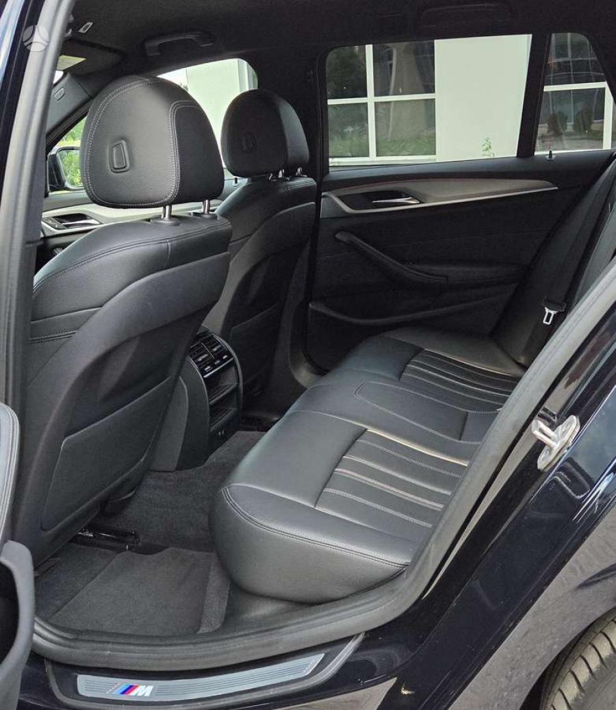 Melns BMW 520 2018 Elektrėnai, ar dzinēja tilpumu 2.00 L un nobraukumu 306 tūkst. km par 16900 €, foto 26 vietnē AUTOMOTO.COM.LV