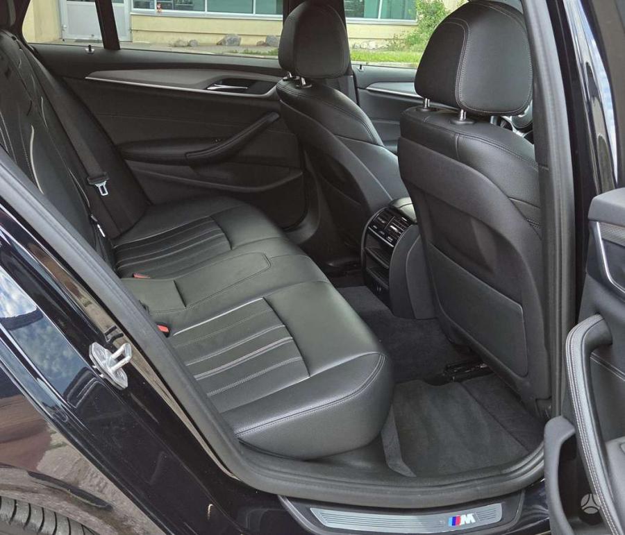 Melns BMW 520 2018 Elektrėnai, ar dzinēja tilpumu 2.00 L un nobraukumu 306 tūkst. km par 16900 €, foto 27 vietnē AUTOMOTO.COM.LV