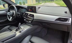 Melns BMW 520 2018 Elektrėnai, ar dzinēja tilpumu 2.00 L un nobraukumu 306 tūkst. km par 16900 €, foto 31 vietnē AUTOMOTO.COM.LV