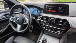 Melns BMW 520 2018 Elektrėnai, ar dzinēja tilpumu 2.00 L un nobraukumu 306 tūkst. km par 16900 €, foto 32 vietnē AUTOMOTO.COM.LV