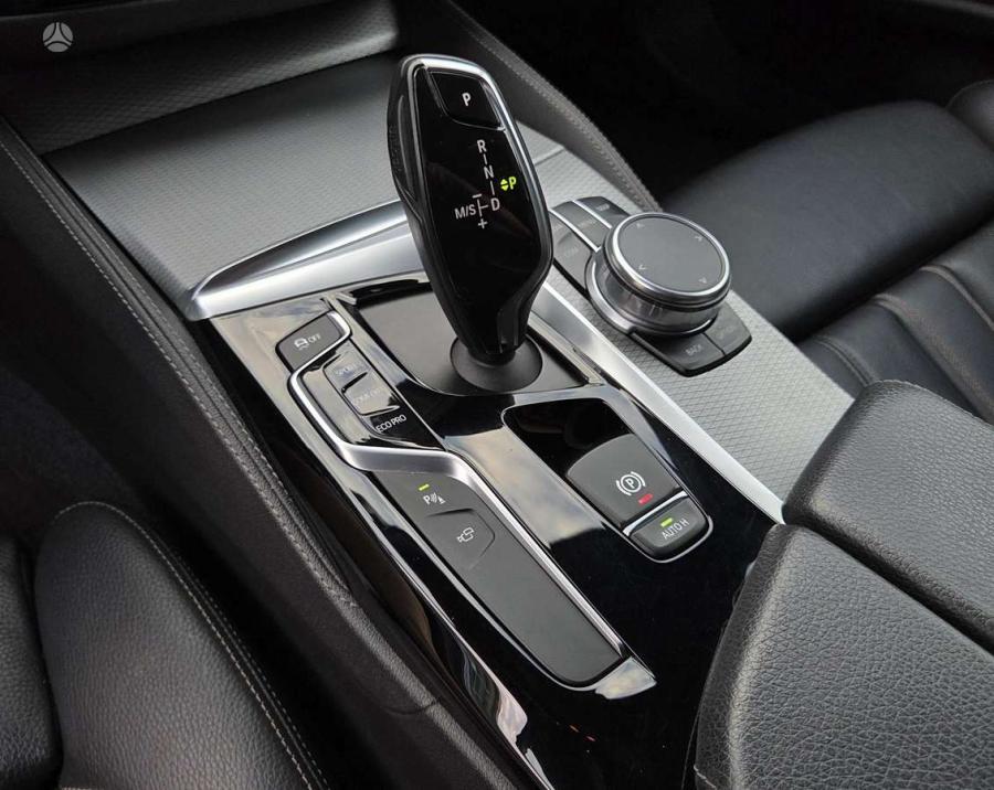 Melns BMW 520 2018 Elektrėnai, ar dzinēja tilpumu 2.00 L un nobraukumu 306 tūkst. km par 16900 €, foto 36 vietnē AUTOMOTO.COM.LV