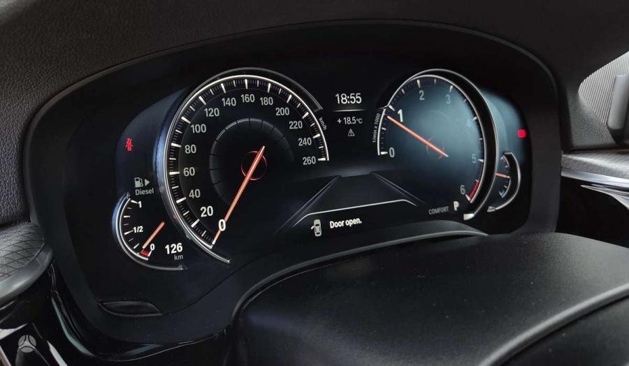 Melns BMW 520 2018 Elektrėnai, ar dzinēja tilpumu 2.00 L un nobraukumu 306 tūkst. km par 16900 €, foto 37 vietnē AUTOMOTO.COM.LV