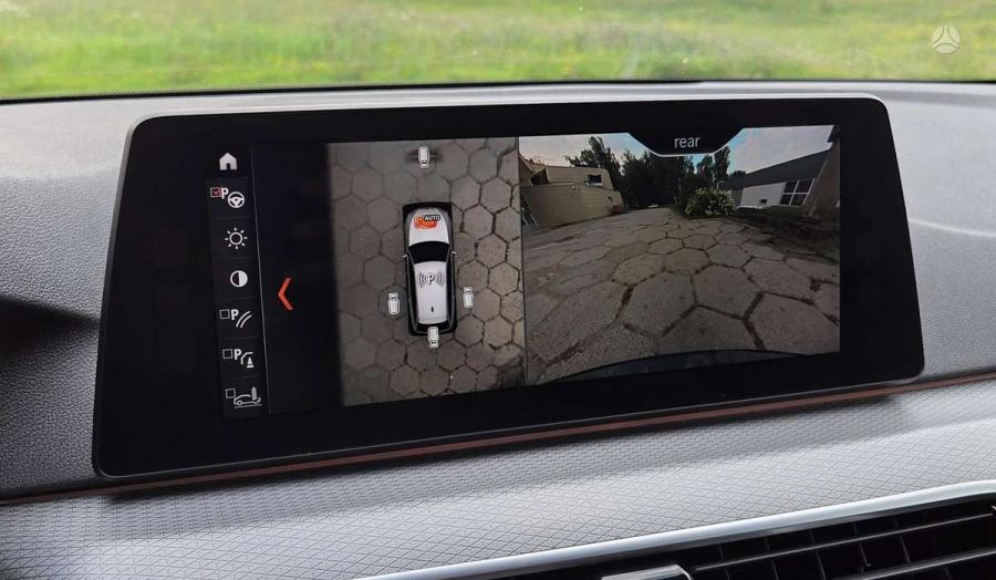Melns BMW 520 2018 Elektrėnai, ar dzinēja tilpumu 2.00 L un nobraukumu 306 tūkst. km par 16900 €, foto 38 vietnē AUTOMOTO.COM.LV