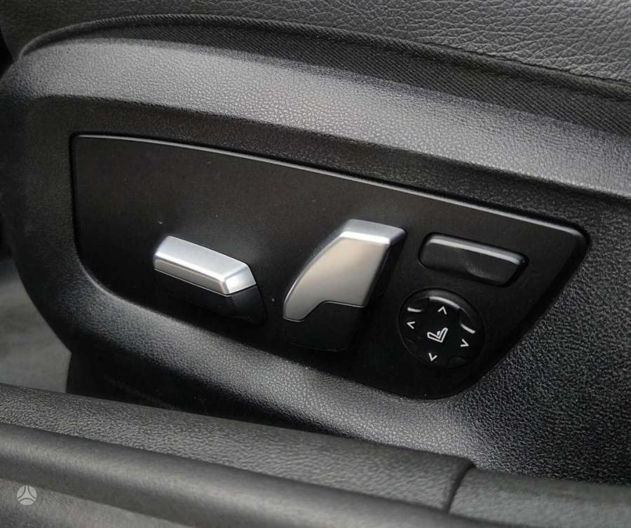 Melns BMW 520 2018 Elektrėnai, ar dzinēja tilpumu 2.00 L un nobraukumu 306 tūkst. km par 16900 €, foto 43 vietnē AUTOMOTO.COM.LV