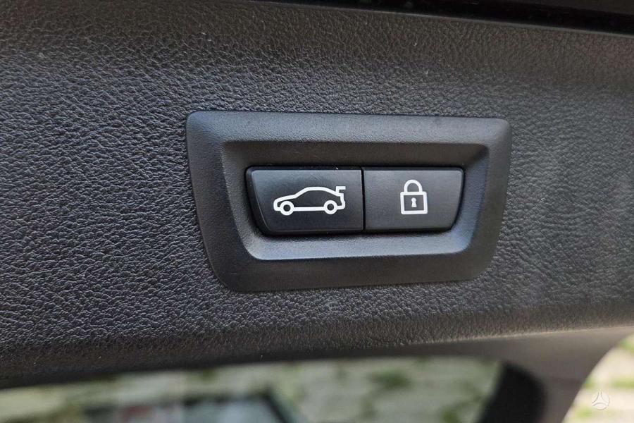 Melns BMW 520 2018 Elektrėnai, ar dzinēja tilpumu 2.00 L un nobraukumu 306 tūkst. km par 16900 €, foto 46 vietnē AUTOMOTO.COM.LV