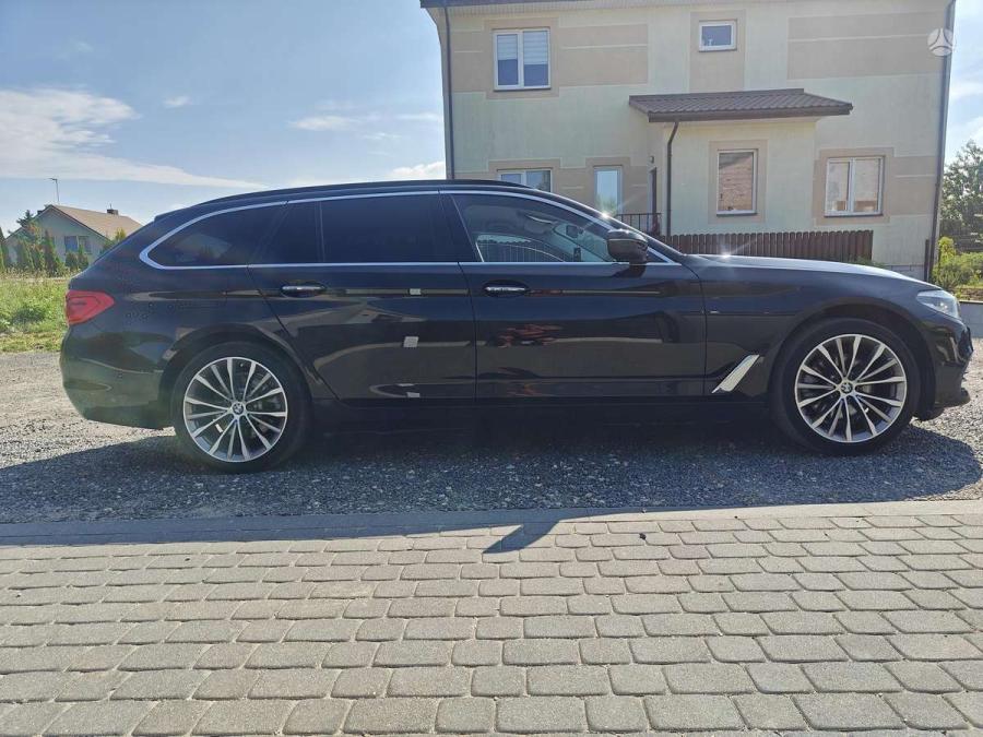 Black BMW 520 2018 in Vilnius, with an engine capacity of 2.00 L and mileage of 280 thousand km for 14150 €, photo 7 on AUTOMOTO.COM.LV