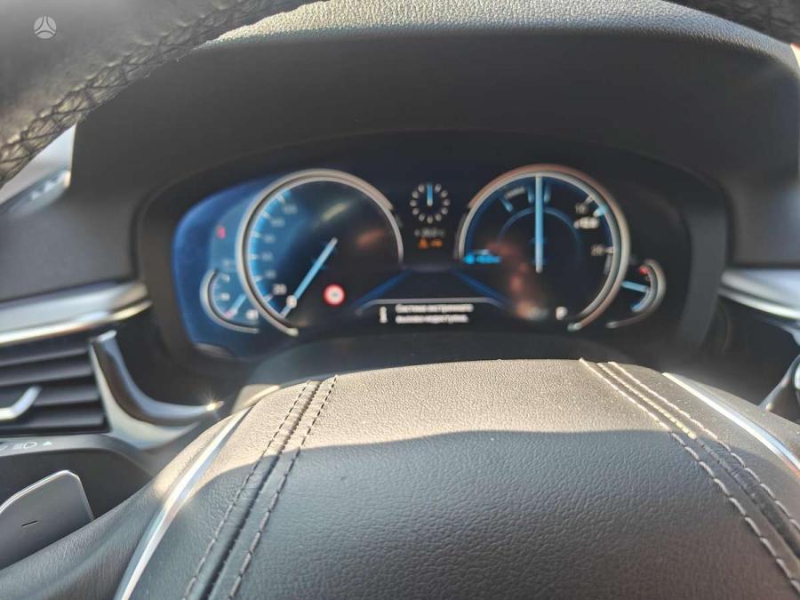 Black BMW 520 2018 in Vilnius, with an engine capacity of 2.00 L and mileage of 280 thousand km for 14150 €, photo 13 on AUTOMOTO.COM.LV