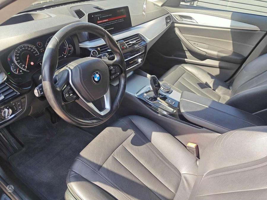 Black BMW 520 2018 in Vilnius, with an engine capacity of 2.00 L and mileage of 280 thousand km for 14150 €, photo 14 on AUTOMOTO.COM.LV