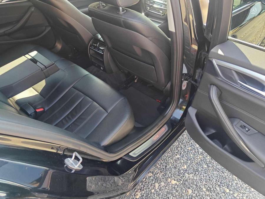 Black BMW 520 2018 in Vilnius, with an engine capacity of 2.00 L and mileage of 280 thousand km for 14150 €, photo 20 on AUTOMOTO.COM.LV