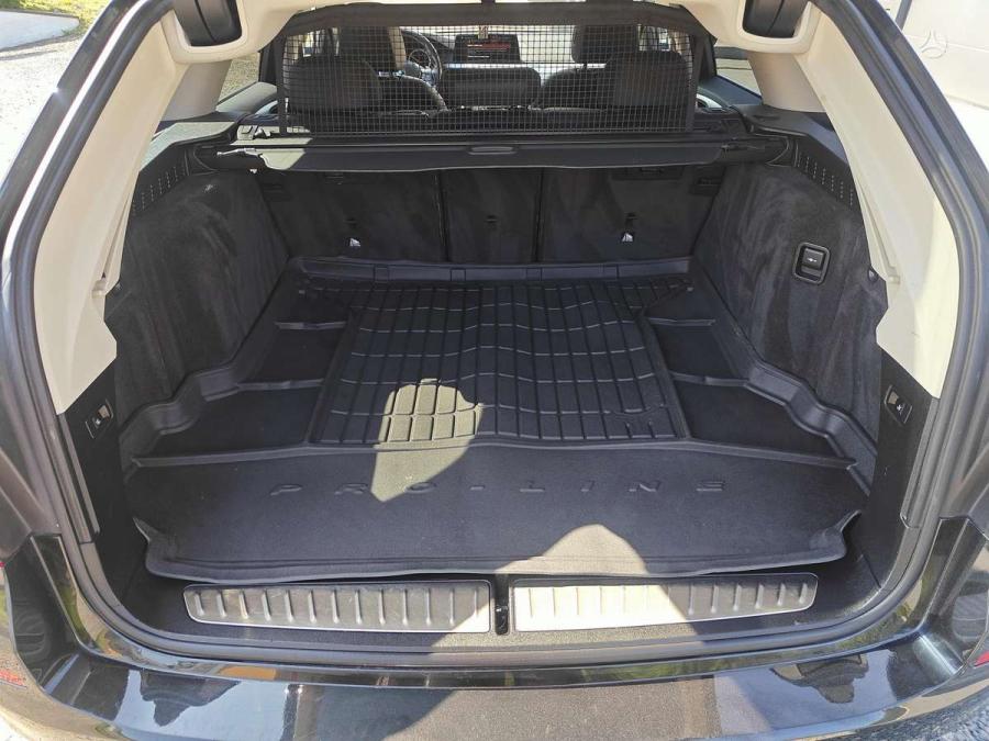 Black BMW 520 2018 in Vilnius, with an engine capacity of 2.00 L and mileage of 280 thousand km for 14150 €, photo 22 on AUTOMOTO.COM.LV