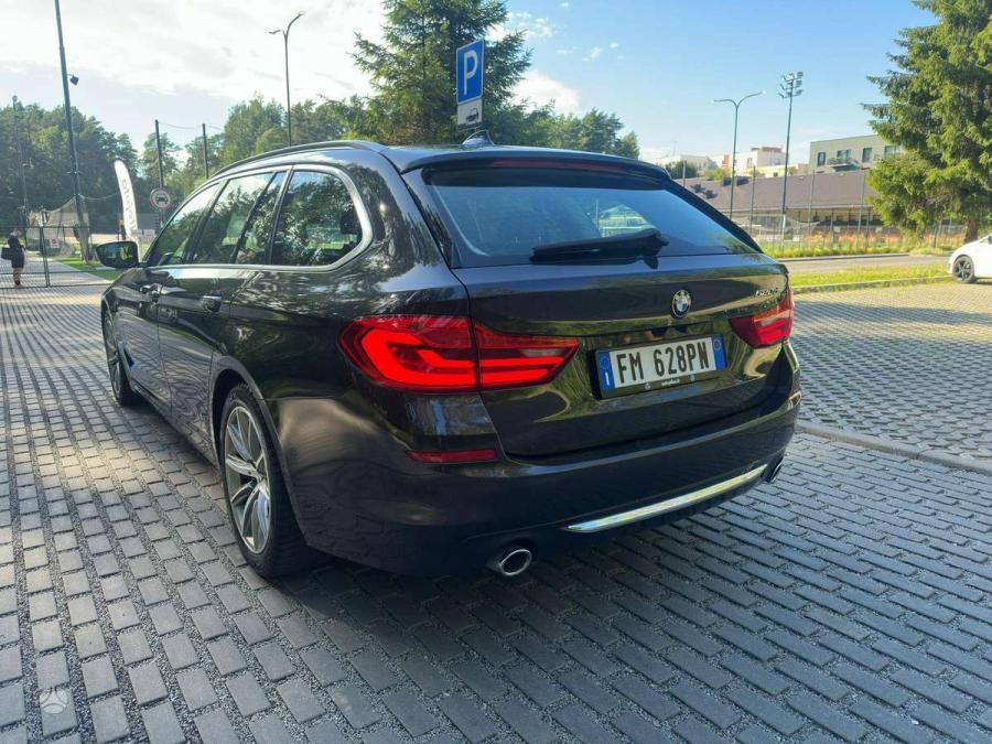 Melns BMW 520 2018 Viļņa, ar dzinēja tilpumu 2.00 L un nobraukumu 299 tūkst. km par 15299 €, foto 5 vietnē AUTOMOTO.COM.LV