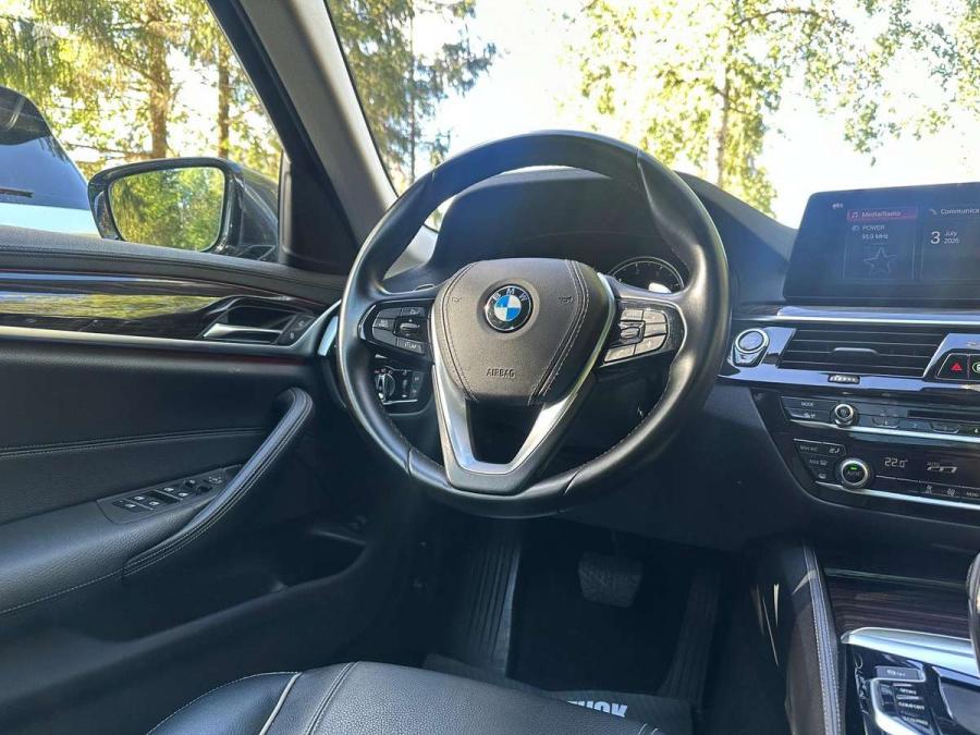 Melns BMW 520 2018 Viļņa, ar dzinēja tilpumu 2.00 L un nobraukumu 299 tūkst. km par 15299 €, foto 22 vietnē AUTOMOTO.COM.LV