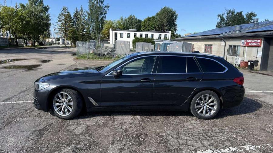 Melns BMW 520 2018 Šauļi, ar dzinēja tilpumu 2.00 L un nobraukumu 229 tūkst. km par 14700 €, foto 3 vietnē AUTOMOTO.COM.LV
