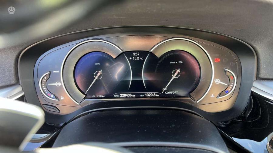 Melns BMW 520 2018 Šauļi, ar dzinēja tilpumu 2.00 L un nobraukumu 229 tūkst. km par 14700 €, foto 21 vietnē AUTOMOTO.COM.LV