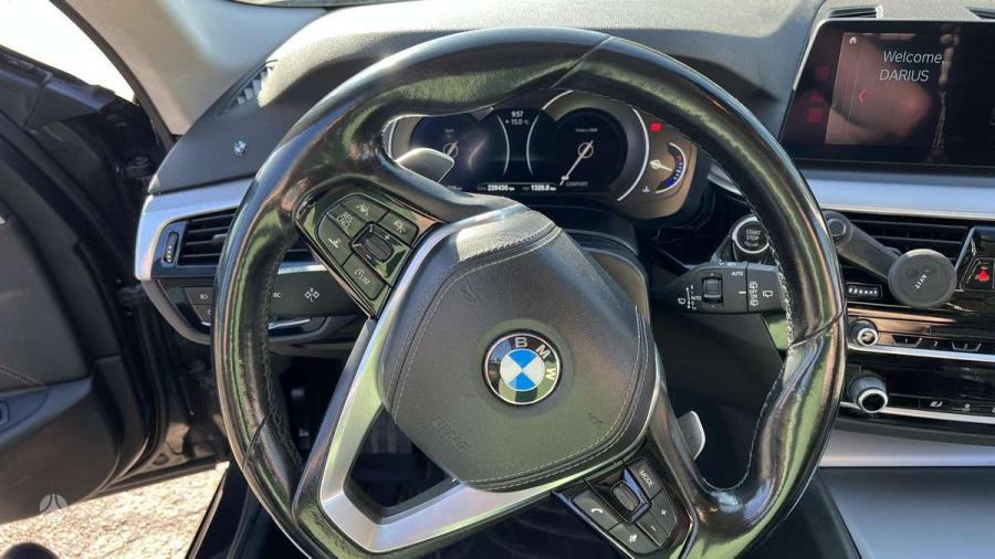 Melns BMW 520 2018 Šauļi, ar dzinēja tilpumu 2.00 L un nobraukumu 229 tūkst. km par 14700 €, foto 22 vietnē AUTOMOTO.COM.LV