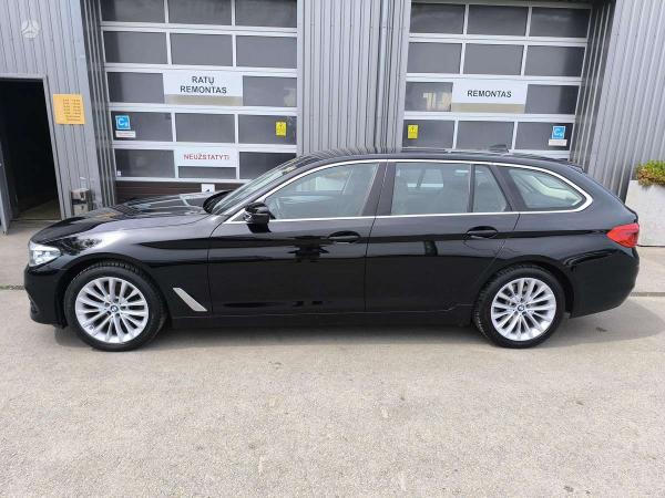 Black BMW 520 2018 in Joniskis, with an engine capacity of 0.20 L and mileage of 221 thousand km for 16600 €, photo 2 on AUTOMOTO.COM.LV