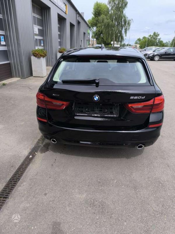 Black BMW 520 2018 in Joniskis, with an engine capacity of 0.20 L and mileage of 221 thousand km for 16600 €, photo 4 on AUTOMOTO.COM.LV