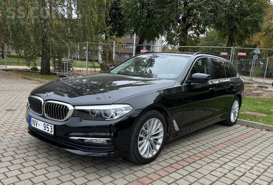 Black BMW 520 2018 in Riga, with an engine capacity of 2.00 L and mileage of 262 thousand km for 16200 €, photo 1 on AUTOMOTO.COM.LV