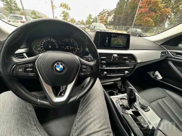 Black BMW 520 2018 in Riga, with an engine capacity of 2.00 L and mileage of 262 thousand km for 16200 €, photo 10 on AUTOMOTO.COM.LV