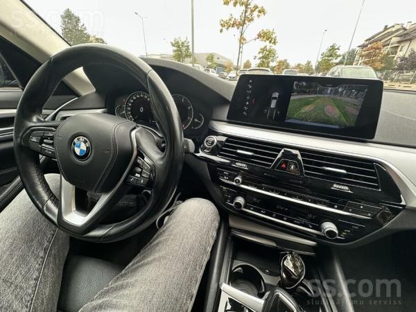 Black BMW 520 2018 in Riga, with an engine capacity of 2.00 L and mileage of 262 thousand km for 16200 €, photo 11 on AUTOMOTO.COM.LV