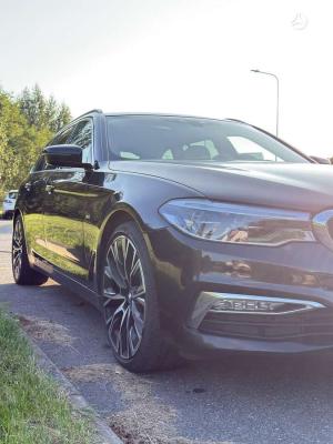 Black BMW 520 2018 in Vilnius, with an engine capacity of 2.00 L and mileage of 273 thousand km for 16900 €, photo 5 on AUTOMOTO.COM.LV