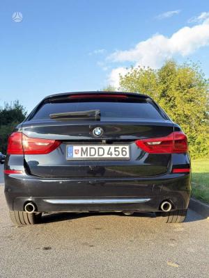 Black BMW 520 2018 in Vilnius, with an engine capacity of 2.00 L and mileage of 273 thousand km for 16900 €, photo 7 on AUTOMOTO.COM.LV