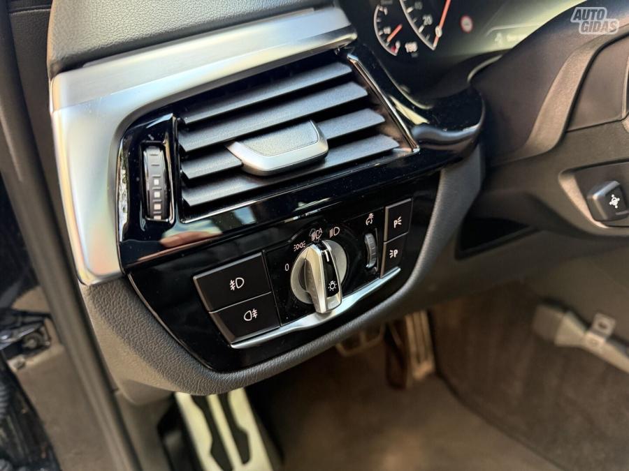 Melns BMW 520 2018 Kauņa, ar dzinēja tilpumu 2.00 L un nobraukumu 200 tūkst. km par 17950 €, foto 21 vietnē AUTOMOTO.COM.LV