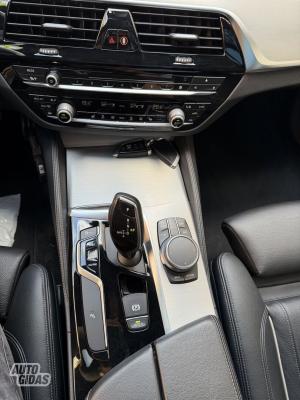 Melns BMW 520 2018 Kauņa, ar dzinēja tilpumu 2.00 L un nobraukumu 200 tūkst. km par 17950 €, foto 29 vietnē AUTOMOTO.COM.LV
