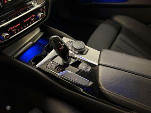 Black BMW 520 2018 in Marijampole, with an engine capacity of 2.00 L and mileage of 218 thousand km for 16950 €, photo 4 on AUTOMOTO.COM.LV