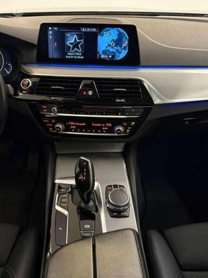 Black BMW 520 2018 in Marijampole, with an engine capacity of 2.00 L and mileage of 218 thousand km for 16950 €, photo 6 on AUTOMOTO.COM.LV