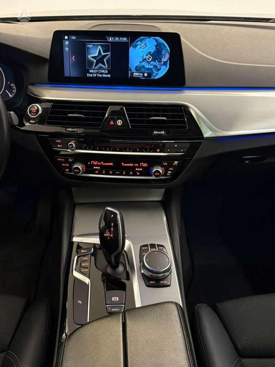 Black BMW 520 2018 in Marijampole, with an engine capacity of 2.00 L and mileage of 218 thousand km for 16950 €, photo 6 on AUTOMOTO.COM.LV