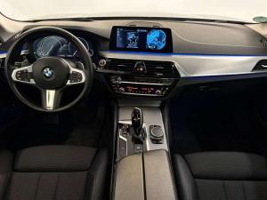 Black BMW 520 2018 in Marijampole, with an engine capacity of 2.00 L and mileage of 218 thousand km for 16950 €, photo 13 on AUTOMOTO.COM.LV
