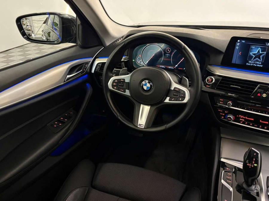 Black BMW 520 2018 in Marijampole, with an engine capacity of 2.00 L and mileage of 218 thousand km for 16950 €, photo 14 on AUTOMOTO.COM.LV