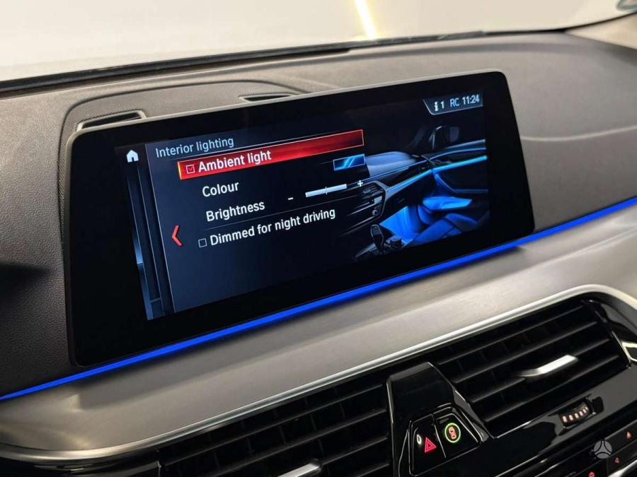Black BMW 520 2018 in Marijampole, with an engine capacity of 2.00 L and mileage of 218 thousand km for 16950 €, photo 20 on AUTOMOTO.COM.LV
