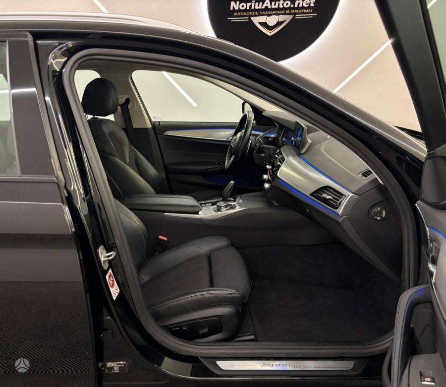 Black BMW 520 2018 in Marijampole, with an engine capacity of 2.00 L and mileage of 218 thousand km for 16950 €, photo 28 on AUTOMOTO.COM.LV
