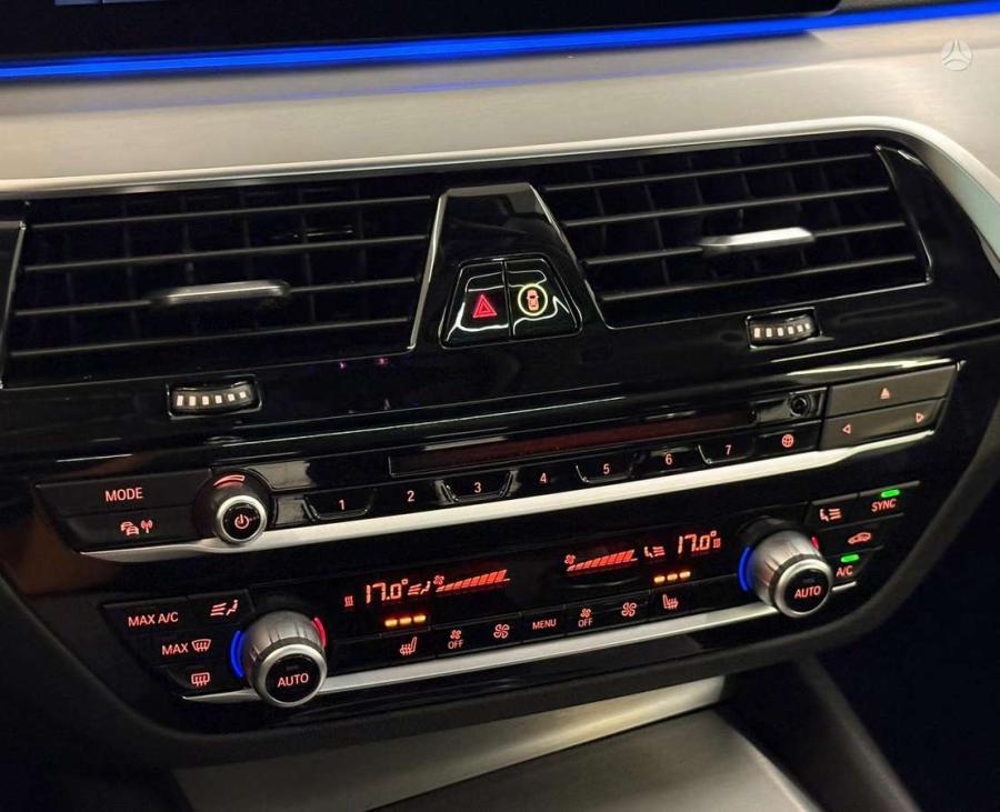 Black BMW 520 2018 in Marijampole, with an engine capacity of 2.00 L and mileage of 218 thousand km for 16950 €, photo 31 on AUTOMOTO.COM.LV