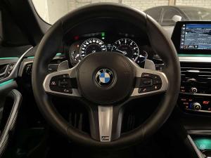 Black BMW 520 2018 in Klaipeda, with an engine capacity of 2.00 L and mileage of 281 thousand km for 15500 €, photo 4 on AUTOMOTO.COM.LV