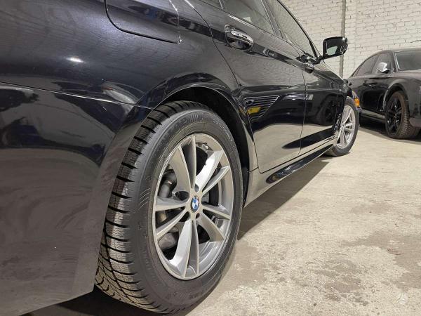 БМВ 520 2018 в Клайпеда на AUTOMOTO.COM.LV Черный БМВ 520 2018 в Клайпеда, объемом двигателя 2.00 л и пробегом 281 тыс. км за 15500 €, фото 11 на AUTOMOTO.COM.LV